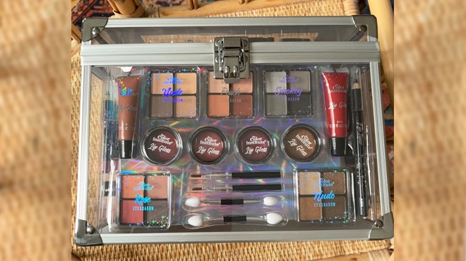 Color Institute 50-Piece Makeup Set $7.50 (Reg $50) | Free Stuff Finder