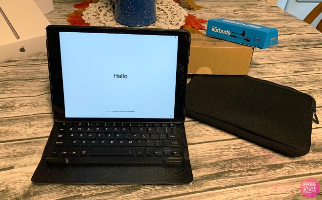 Apple iPad Bundle $499 Shipped ($976 Value) | Free Stuff Finder
