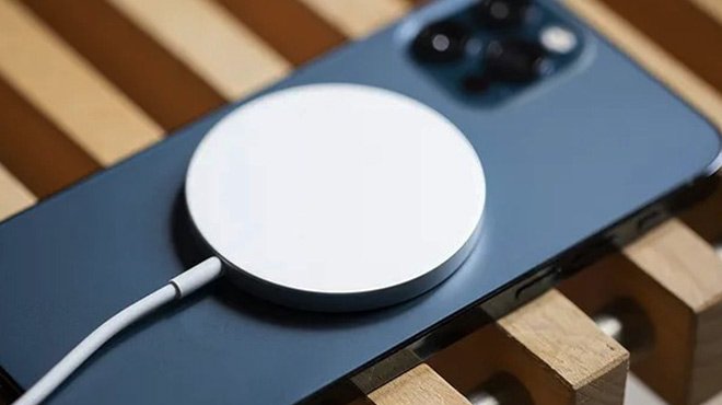 Apple MagSafe Charger $19 Shipped | Free Stuff Finder