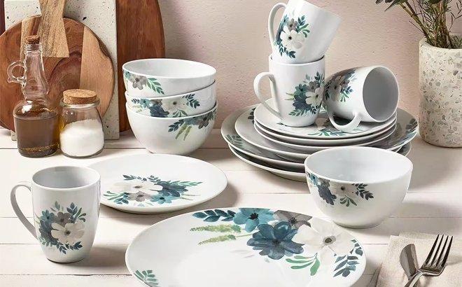 Dinnerware 16-Piece Set $24.99 | Free Stuff Finder