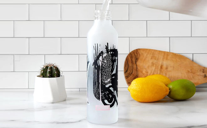 Pyrex Color Changing Water Bottle $7 at Amazon | Free Stuff Finder