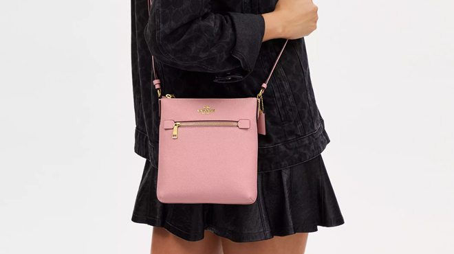 Coach Outlet Pink Bags Up to 70% Off + Extra 20% Off + FREE Shipping ...
